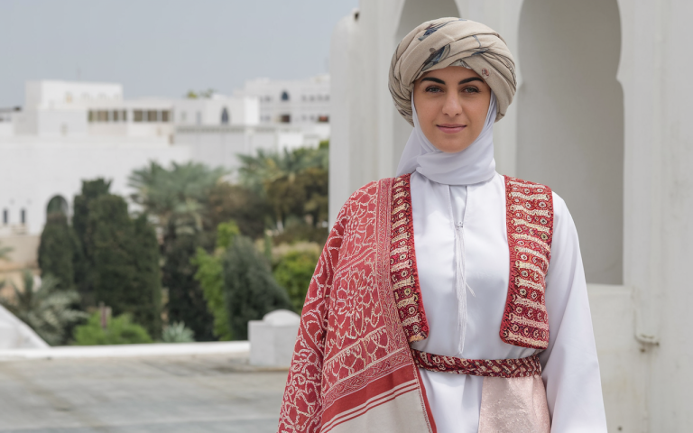 Oman Travel Outfit Guide: 9 Must-pack items for Culture, Comfort ...